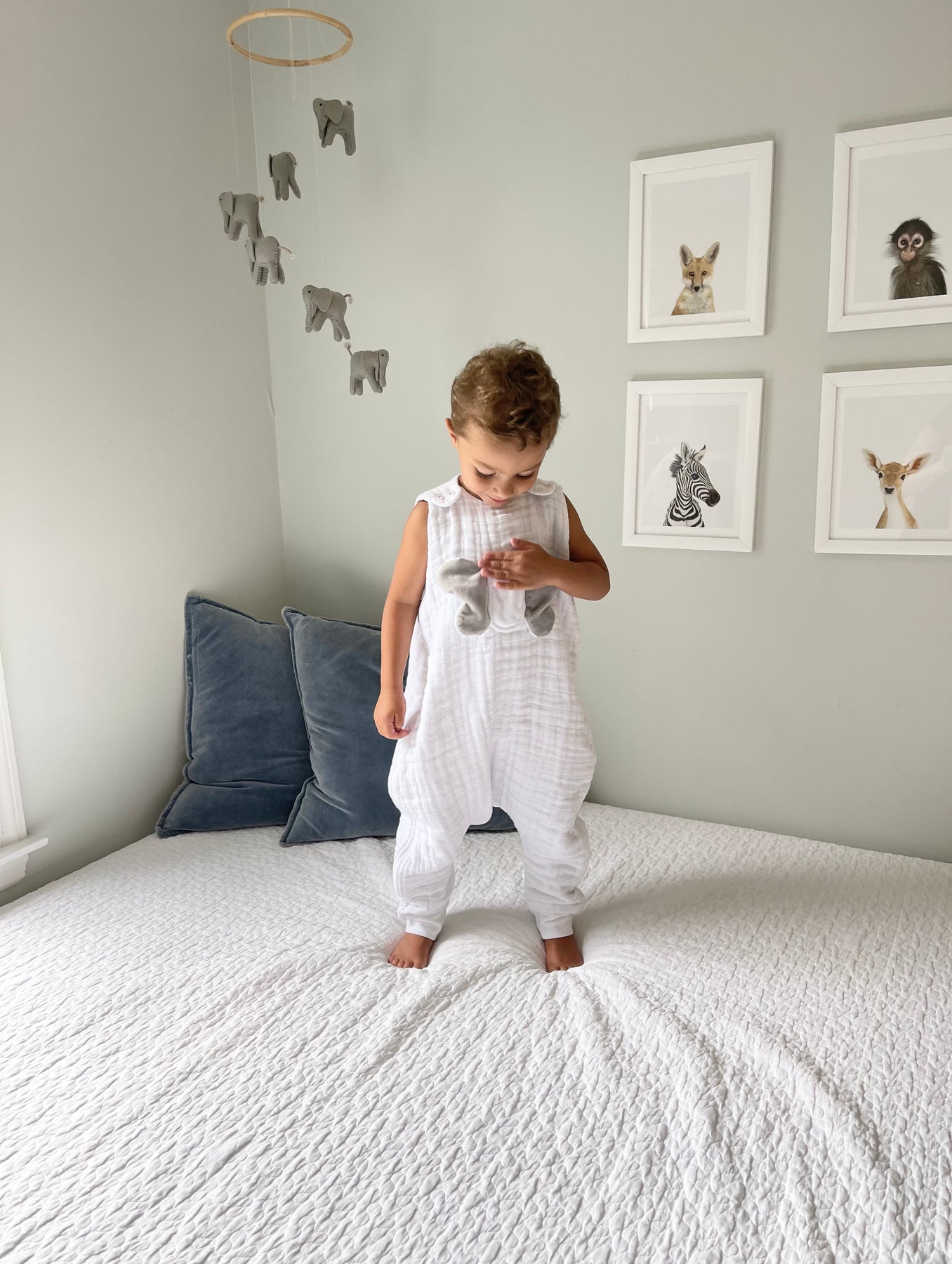 Helping Baby Sleep with Snuggy Buddy Baby Wearable Blanket Sleep Sack